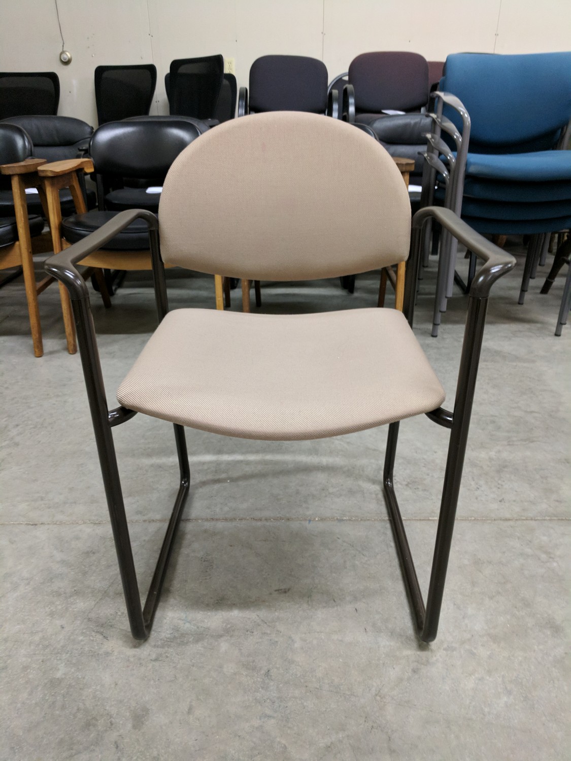 Versa Cream Colored Guest Chair | Madison Liquidators