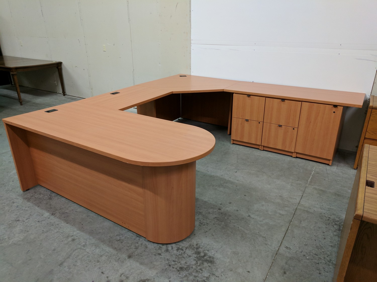 Oak Laminate U-Shape Peninsula Desk with Drawers | Madison Liquidators